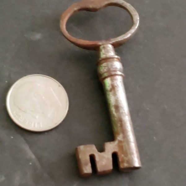 Vintage Skeleton Key - Etsy