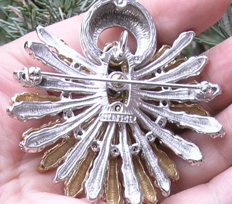 Fabulous signed Vintage Ciner Pin / Brooch. | Etsy