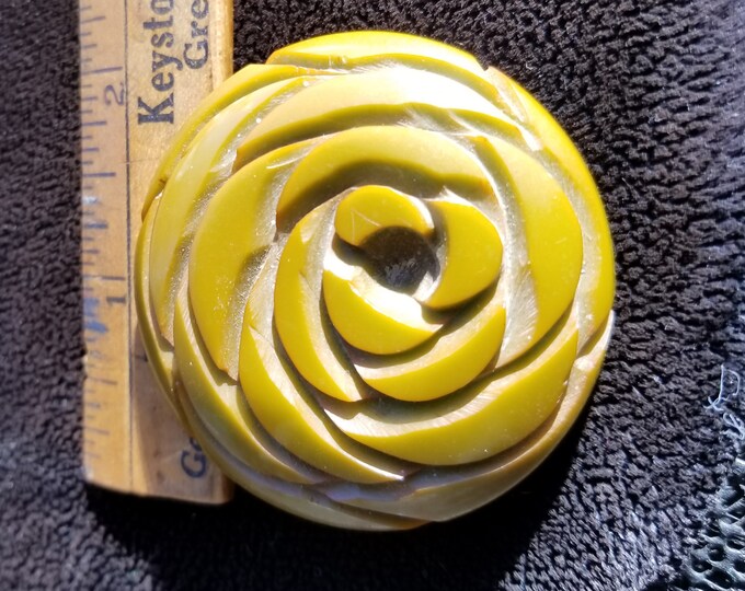 Vintage 1930s Bakelite Flower Green Pin/ - Etsy
