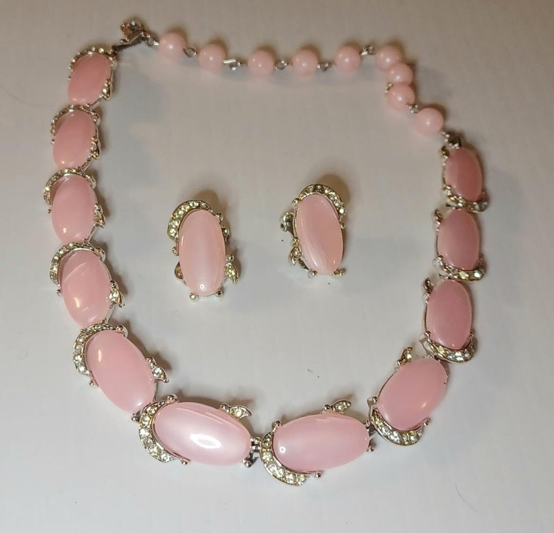 Vintage Kramer Necklace and Clip-on Earrings. Pink Thermoset With ...