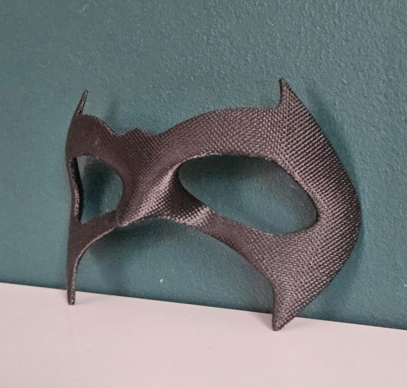 Nightwing Rebirth-inspired Cosplay Mask / Prop / Accessory - Etsy