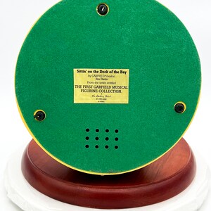 Vintage Danbury Mint Garfield Music Box: Sittin' on the Dock of the Bay ...