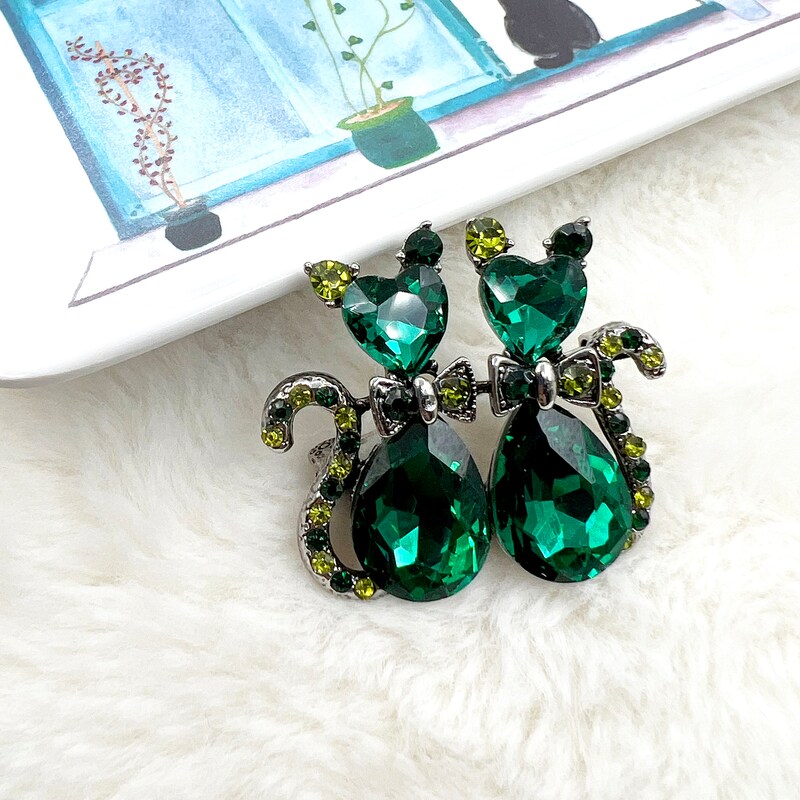 Cat Brooch - Etsy