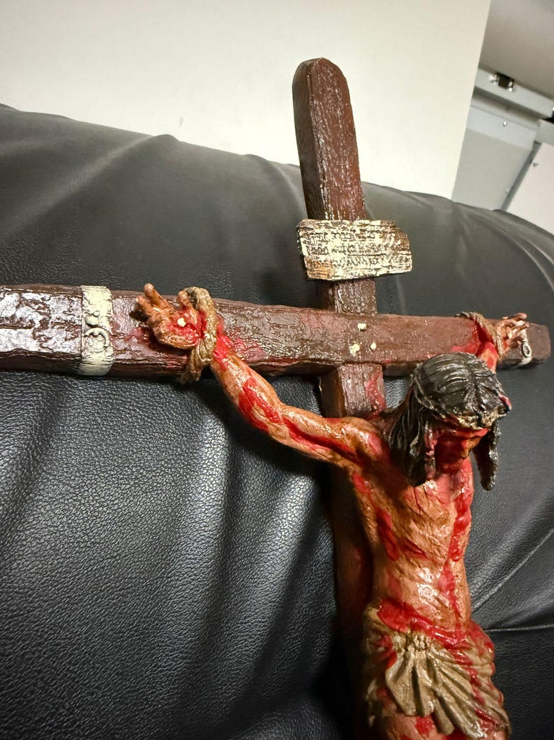 Crucified Wounded Jesus Statue, Realistic Jesus Figurine, Jesus ...