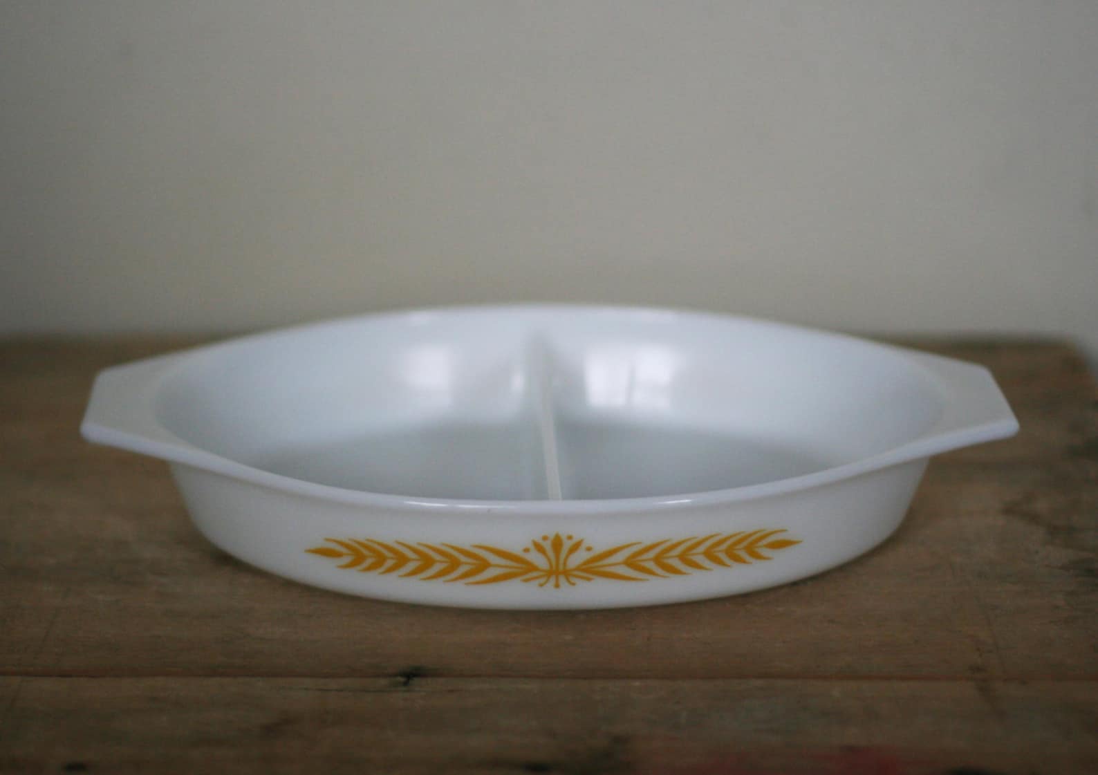 Vintage Pyrex Royal Wheat Divided Dish - Etsy