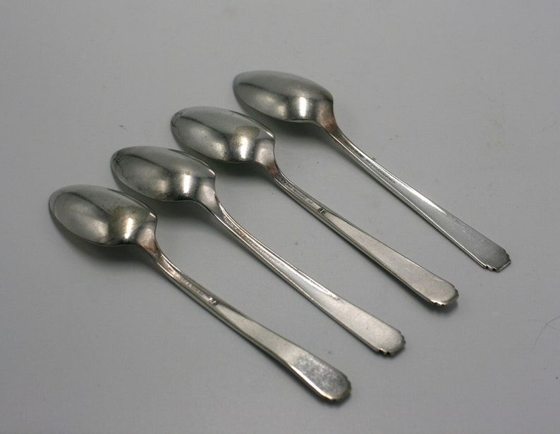 Vintage Wm Rogers Tudor Plate Friendship Medality Spoons - Etsy