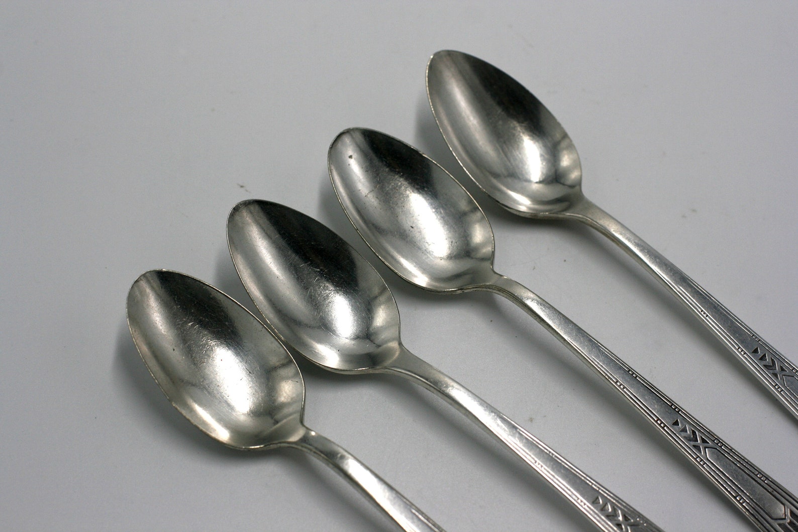 Vintage Wm Rogers Tudor Plate Friendship Medality Spoons - Etsy