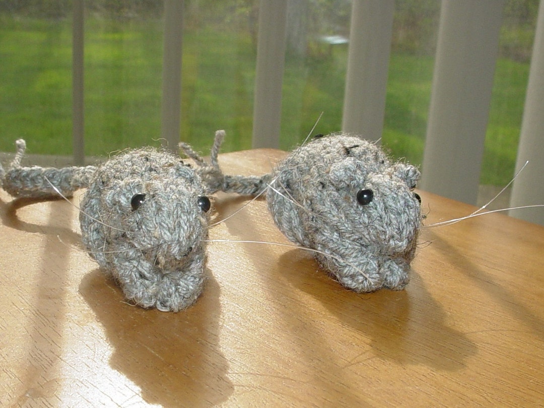 Knitted Gerbil Silver Nutmeg/polar Fox - Etsy