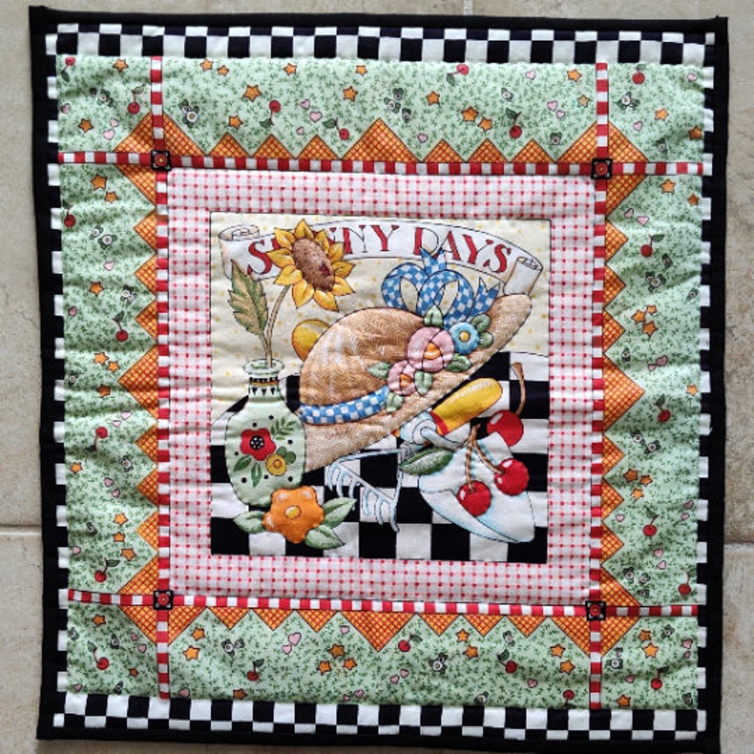 Sunny Days ~ Vintage Debbie Mumm ~ Hand Quilted Table Topper ~ 15 1/2 ...