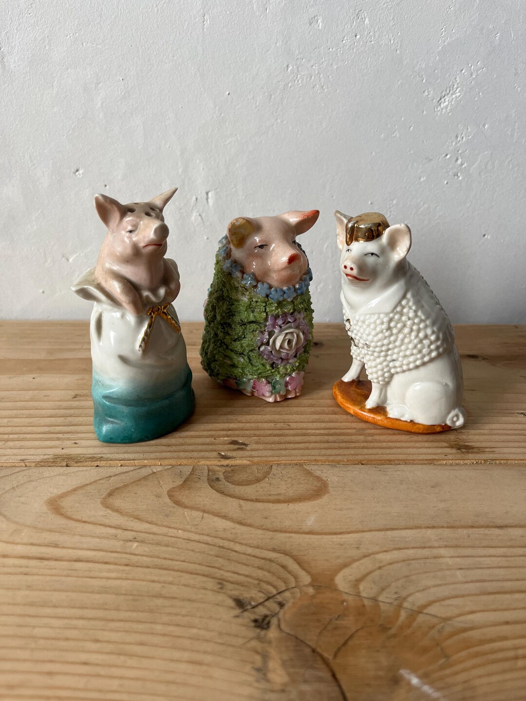 Set of 3 Collectible Pottery Pigs - Etsy