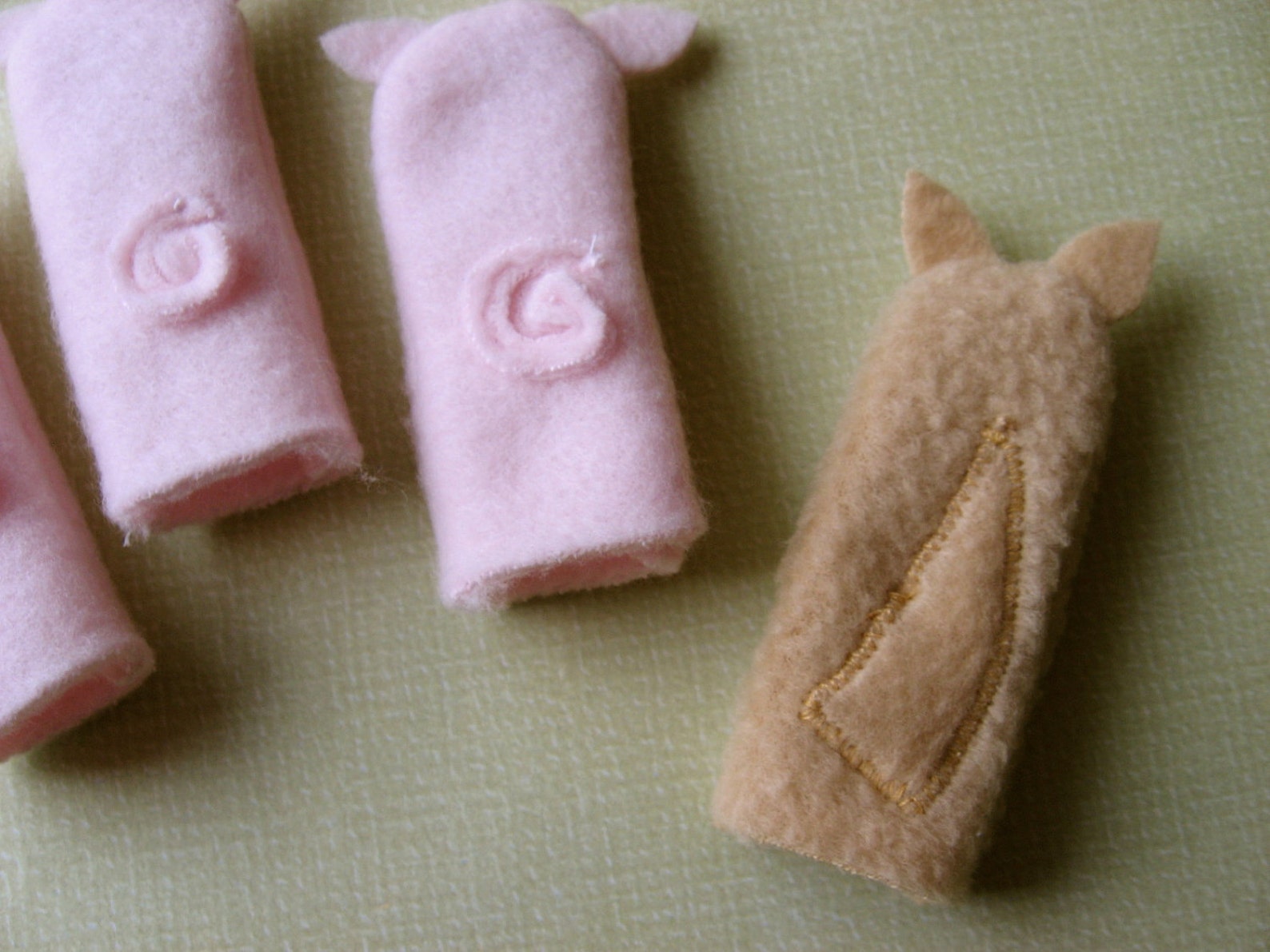 Three Little Pigs and a Hungry Wolf- Furry Fingers Finger Puppet Set - Etsy