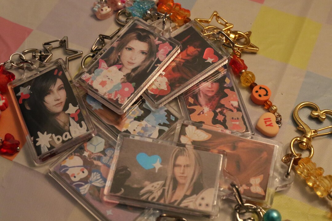 Final Fantasy Keychains Video Game Keychain Y2K Deco Cloud Strife ...