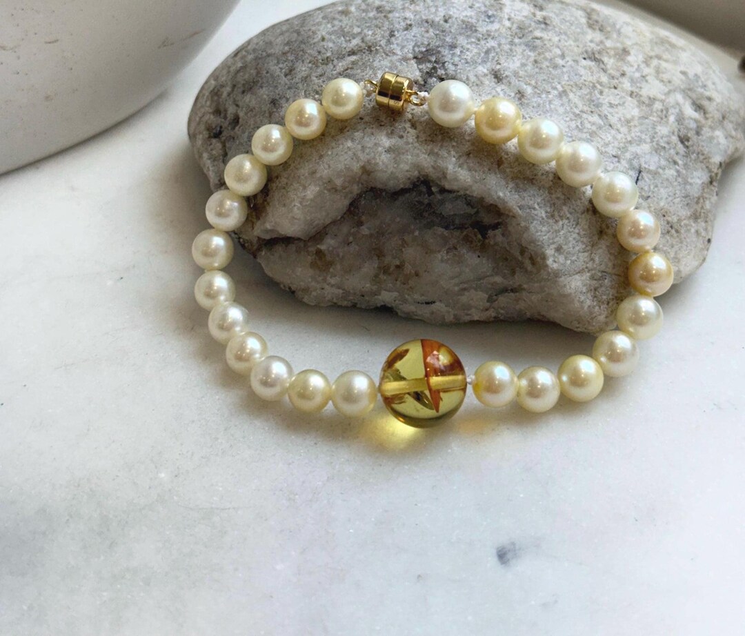Elly’s 6.6-7mm Genius Akoya Golden Ocean Pearls Natural Amber Bracelet ...