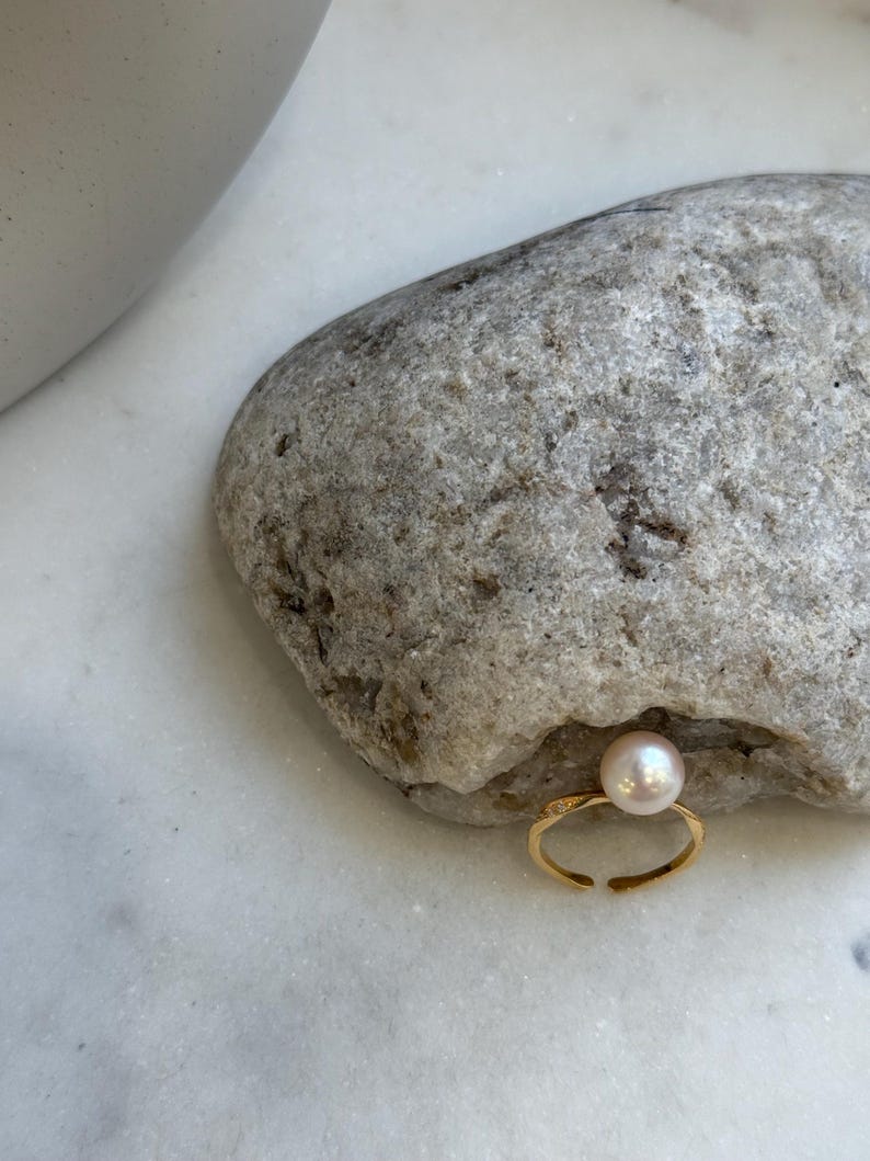 Elly’s 8.7mm Akoya Ivory Ocean Pearl Ring: Extreme Luster Mirrored ...
