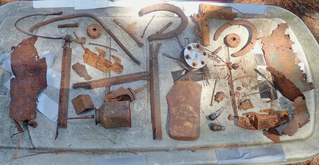 60 Assorted Pieces of Vintage Rusted Metal Industrial Salvage Rusty ...