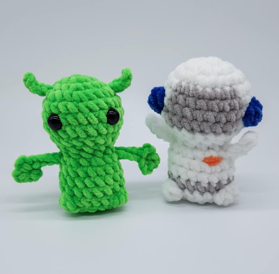 Aliens & Astronauts, Crochet Alien, Crochet Astronaut, Pocket Plushies ...