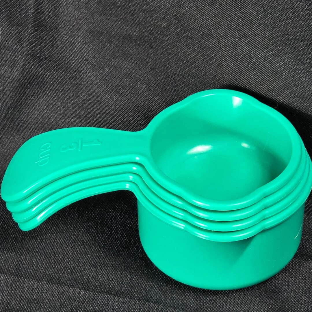 VTG Tupperware Measuring Cups Set 1/3, 1/3, 2/3, 3/4 Cups Green Plastic ...