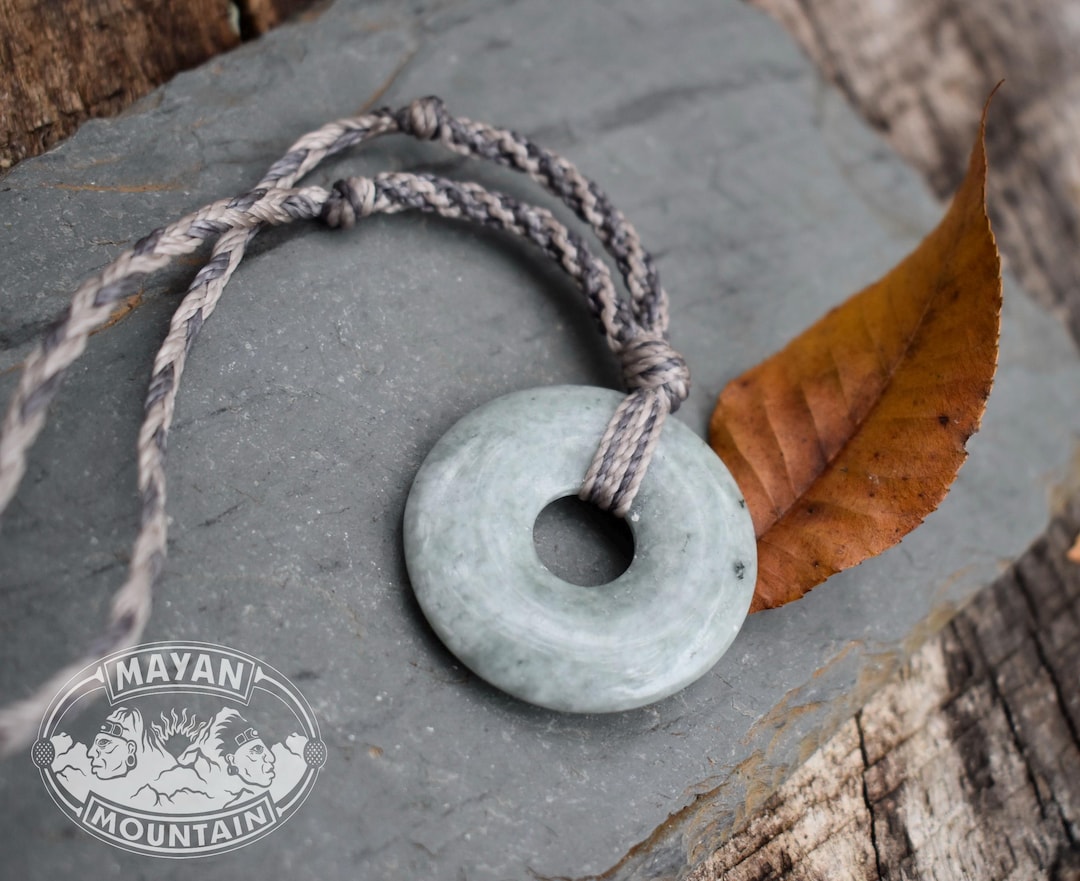 LARGE DONUT // Light Translucent "mint" Jadeite Jade // Macrame ...