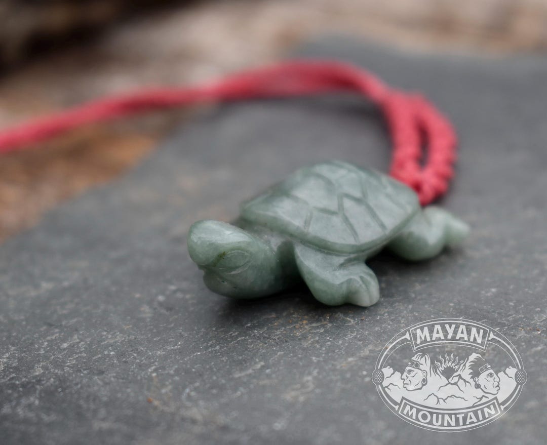 TURTLE PENDANT // Guatemalan Guatemala Mint Jadeite Jade // Carving ...