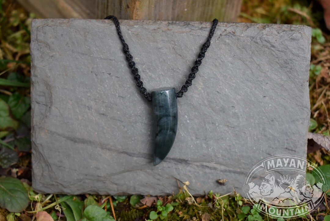 PRINCESA TOOTH CLAW // Blue Jadeite Jade // Macrame Necklace ...
