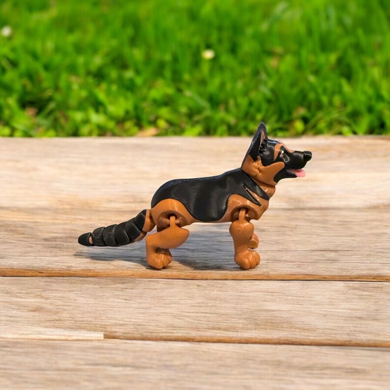 3D Printed Wiggle German Shepherd – Adorable, Articulated Desk ...