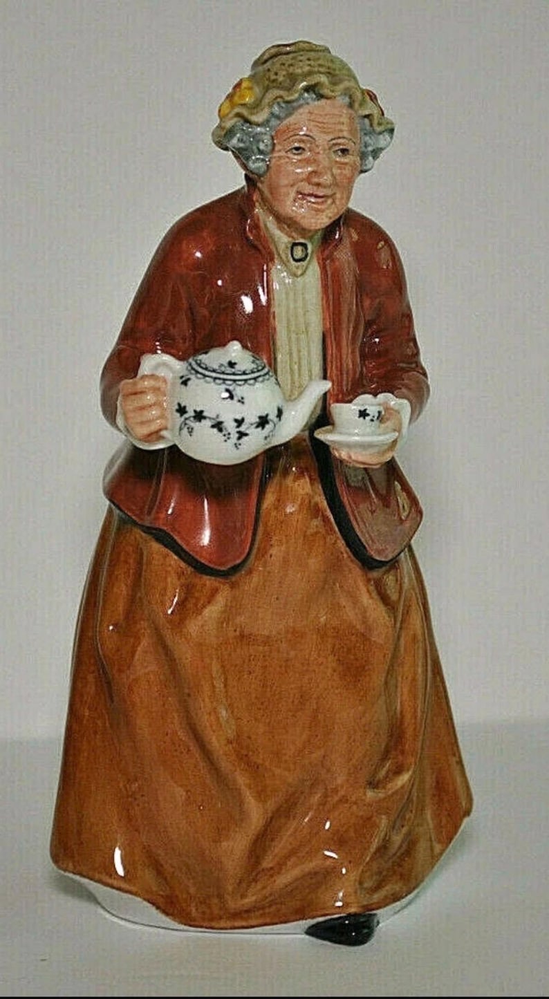 Royal Doulton Tea Time Grandma Figurine Handpainted.hn2255. 7 1/2 ...