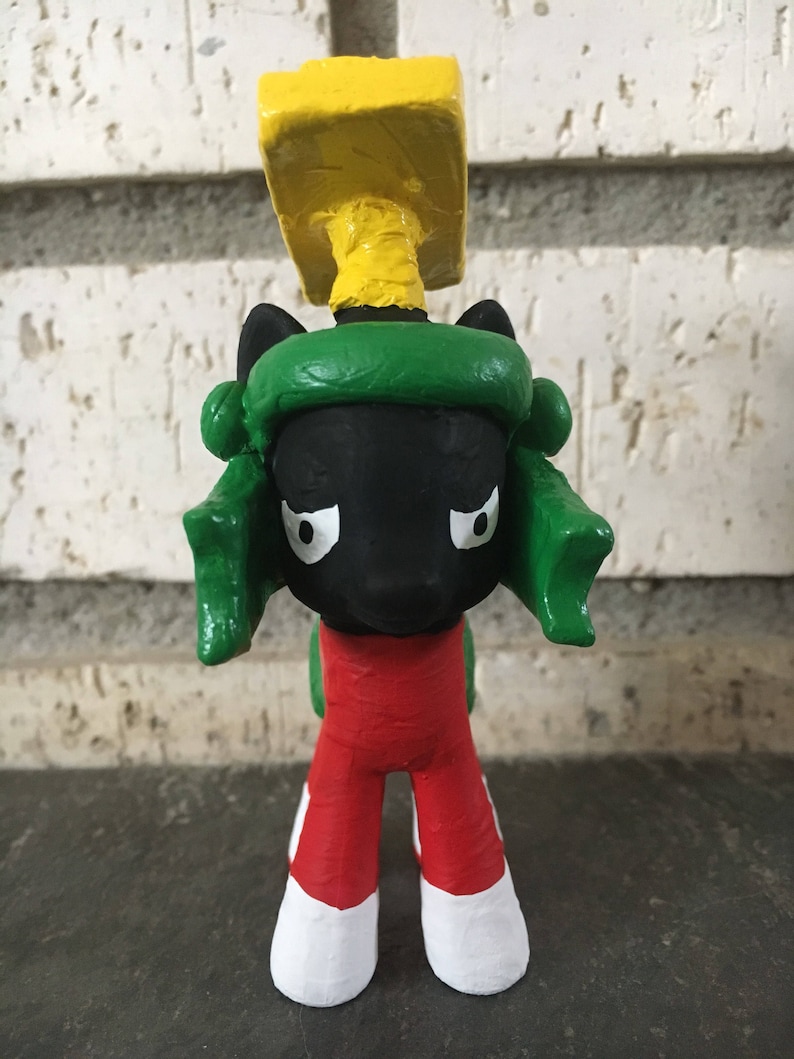 Marvin the Martian | Looney Tunes | Little Collectable | Figurine ...