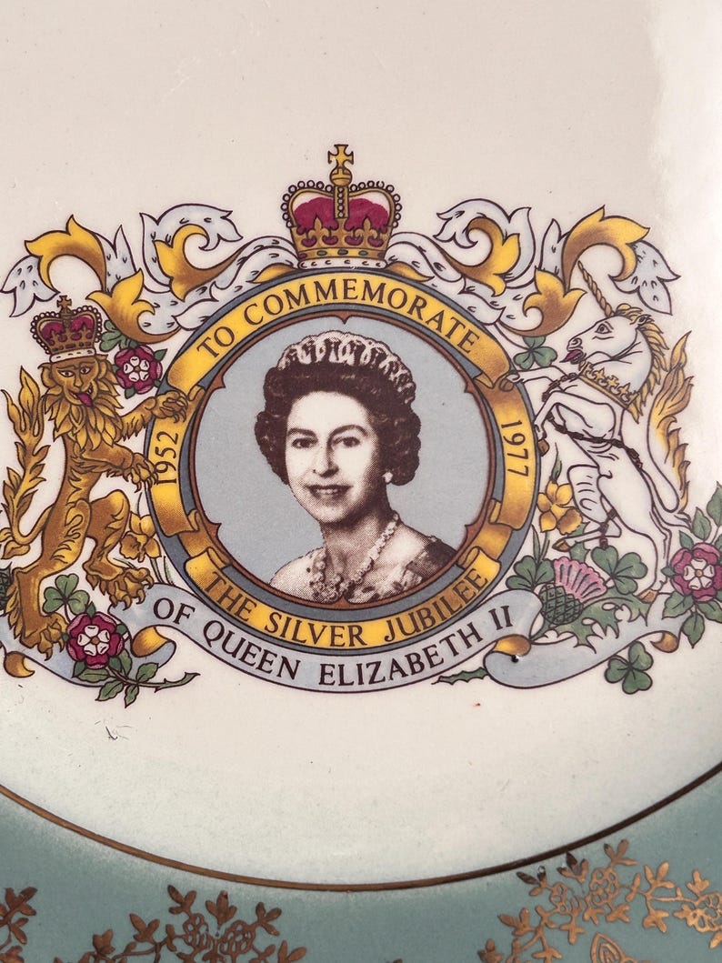 Queen Elizabeth "the Silver Jubilee" Commemorative Plate; Anglophile ...
