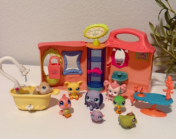Littlest Pet Shop Purrfection Salon LPS Playhouse 8 Pets 4 Accessories ...