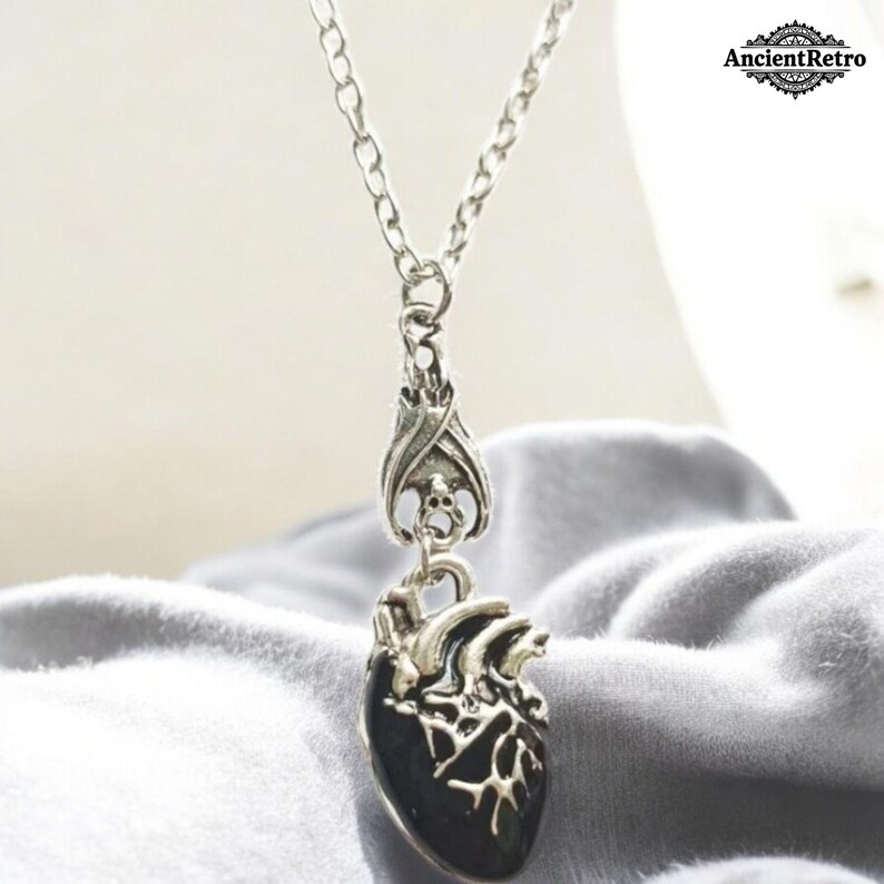Gothic Vampire Bat Bloody Heart Necklace – Anatomical Heart Pendant ...