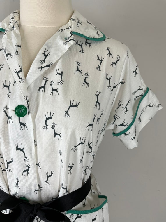 Mid Century Modern Stick Figure Reindeer Robe | 1960s… - Gem