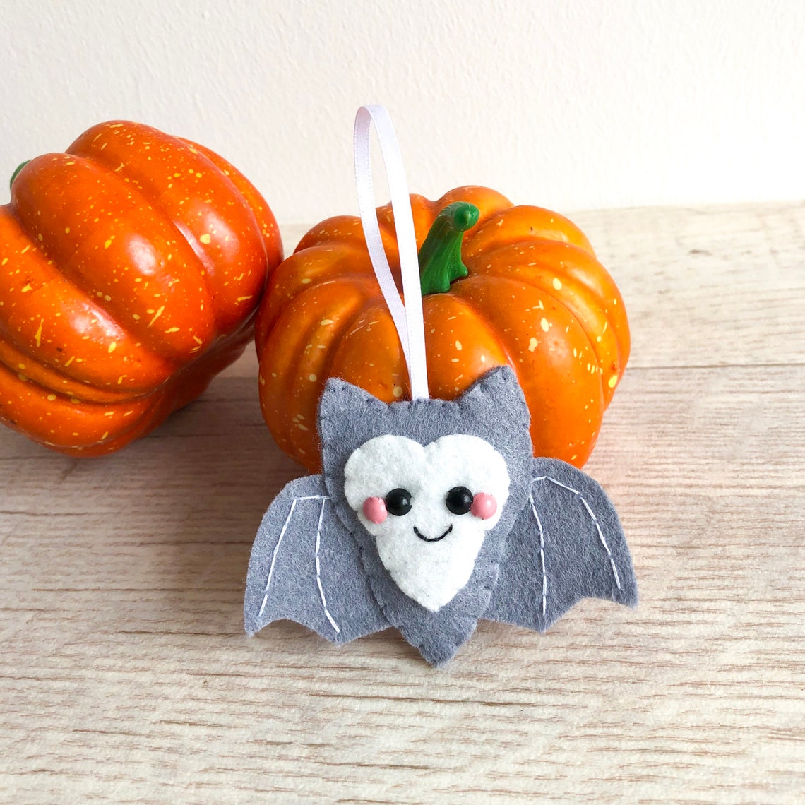 Felt Bat Tree Decoration hanging bats decoration spooky cute | Etsy