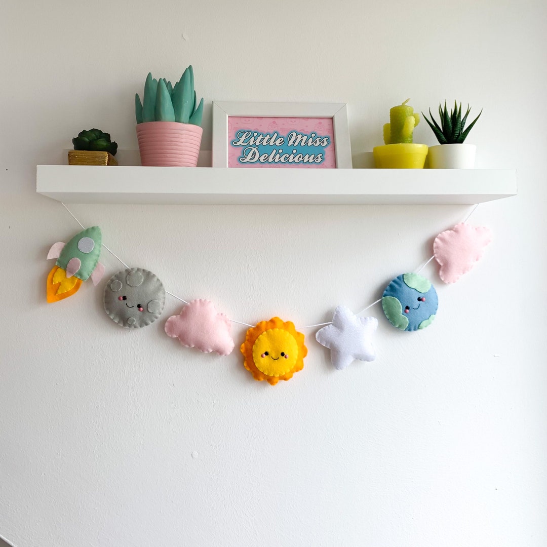 SPACE GARLAND | Felt Planets and Space Nursery, Solar System Wall ...