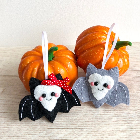 Felt Bat Tree Decoration hanging bats decoration spooky cute | Etsy
