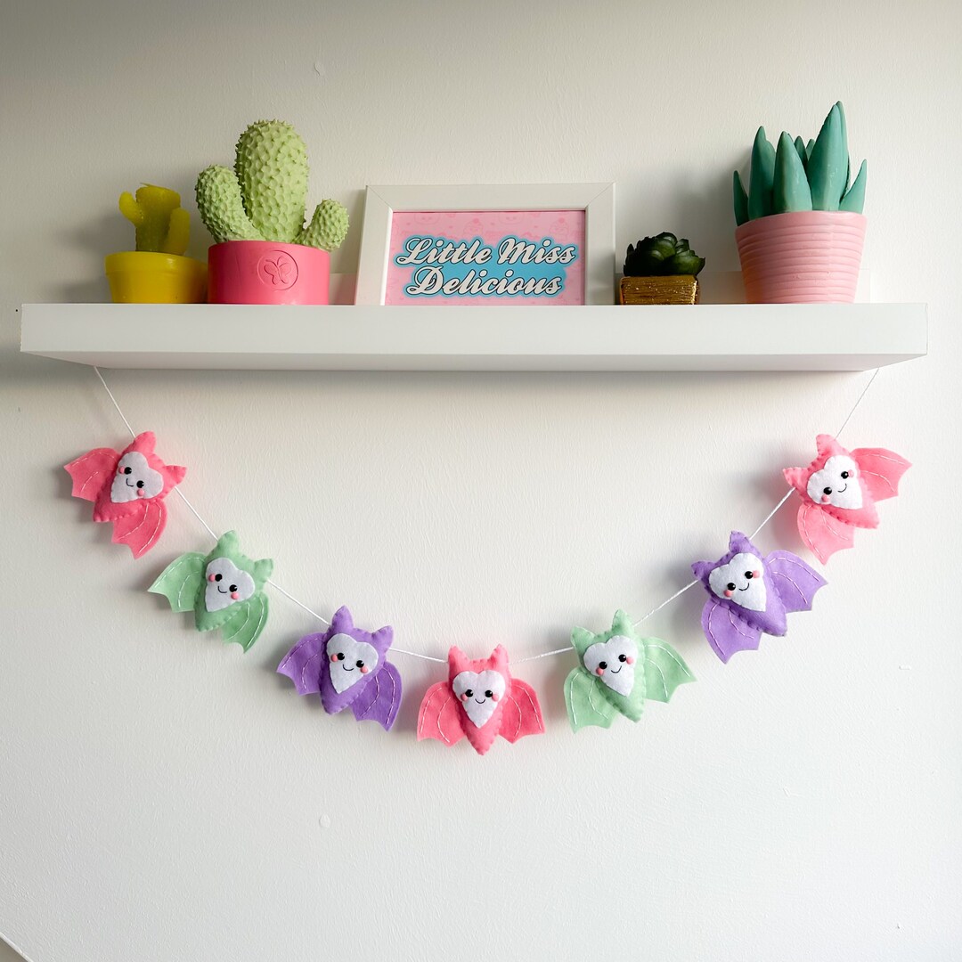PASTEL BAT GARLAND | Cute Halloween Bunting, Felt Halloween Decoration ...