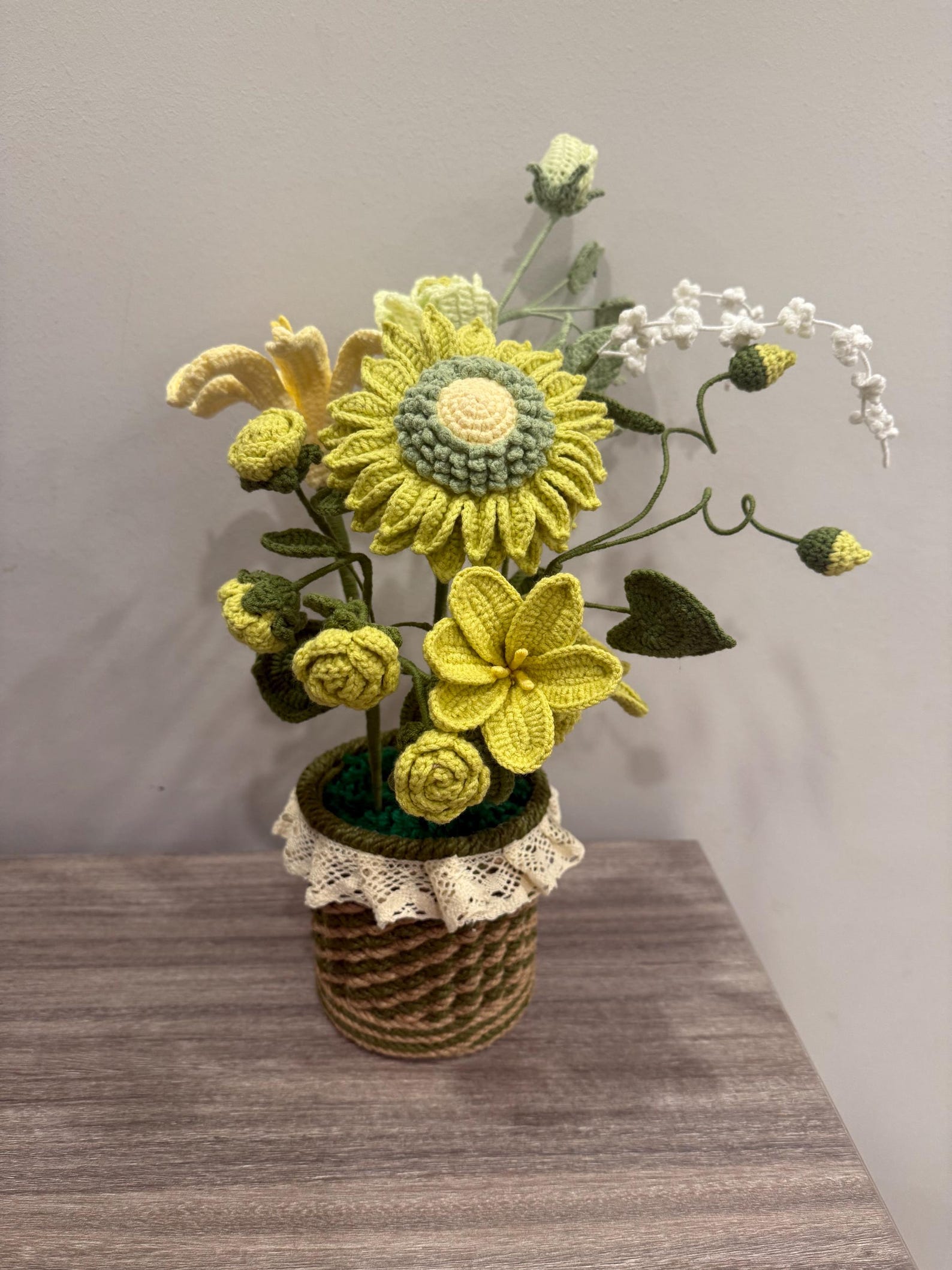 Handmade Crocheted Flower，sunflower，including Hemp Rope Baskets of ...