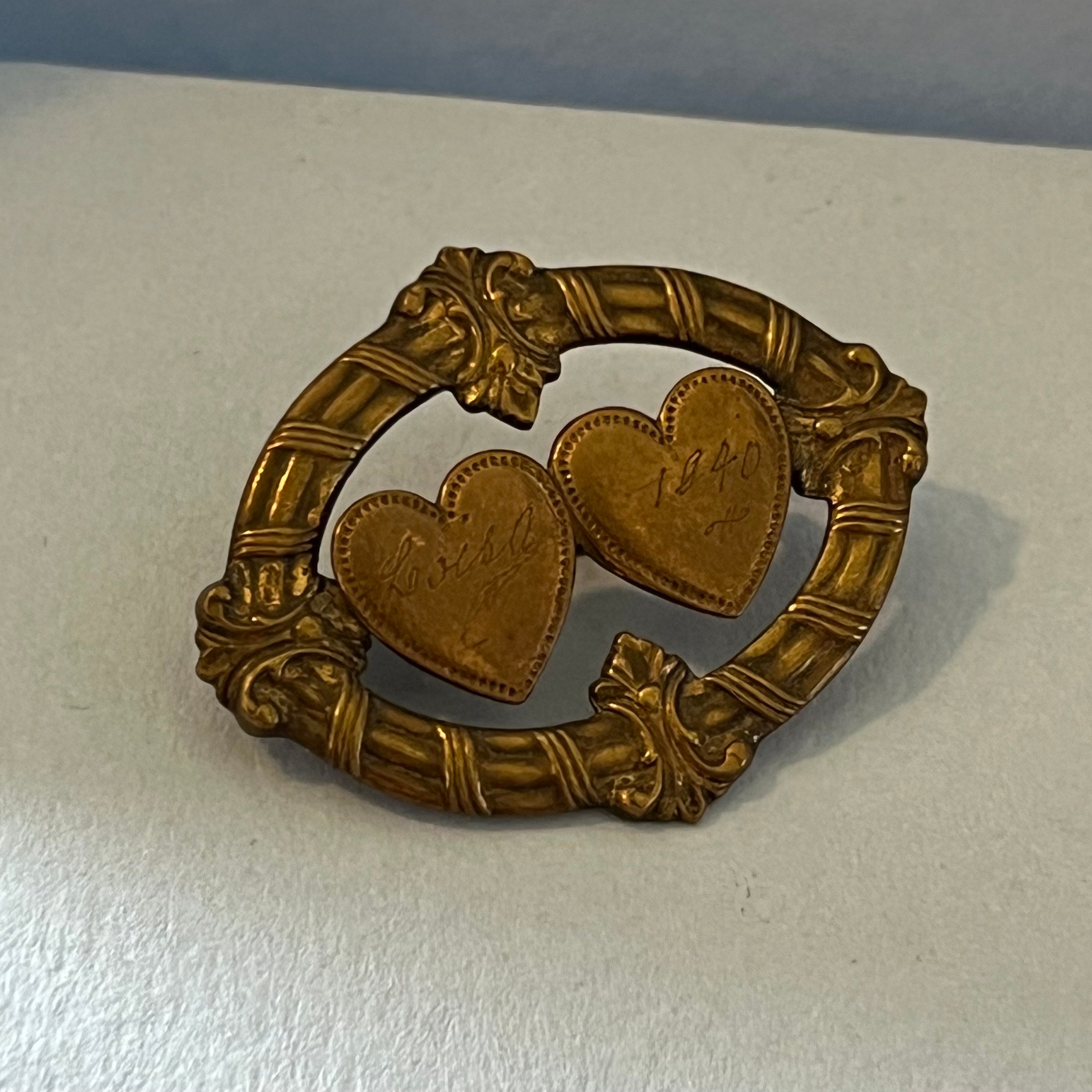 Engraved 1940s Sweetheart Pin With the Name Loisa - Etsy