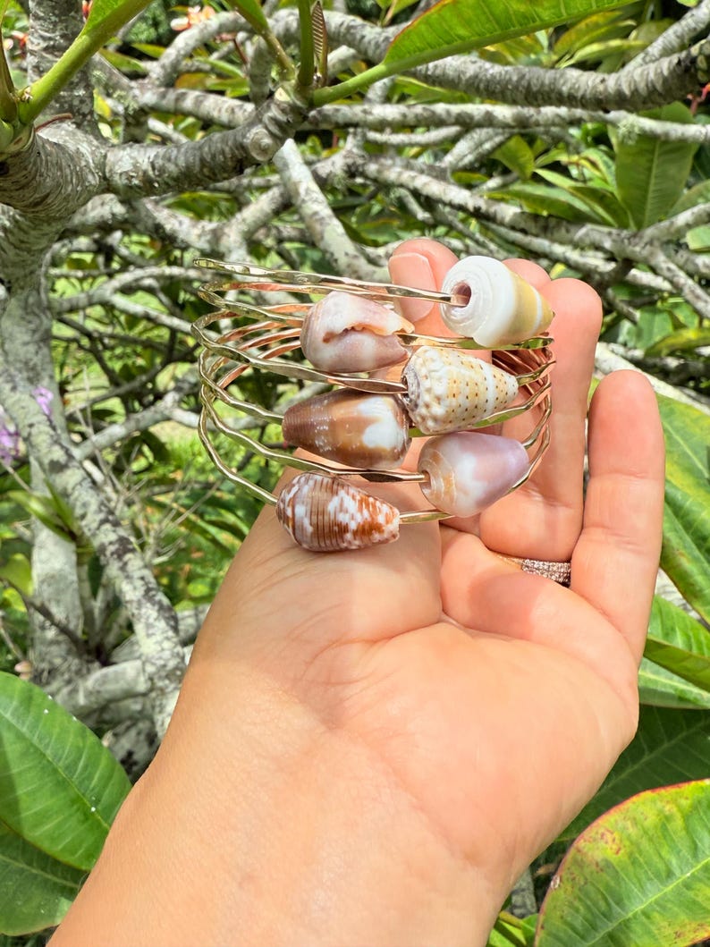 Hawaiian Shell Bangle - Etsy