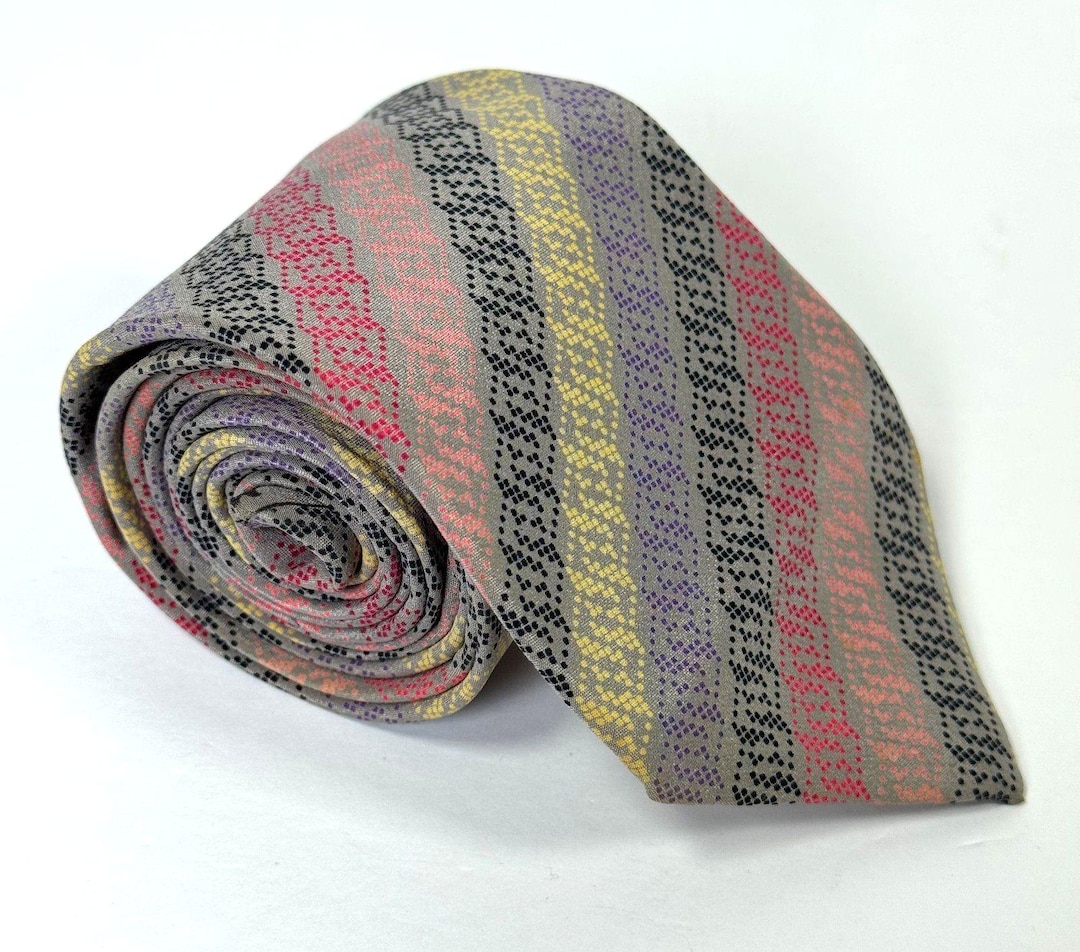 Corbata vintage Missoni, gris, de seda, con rayas geométricas, hecha a ...
