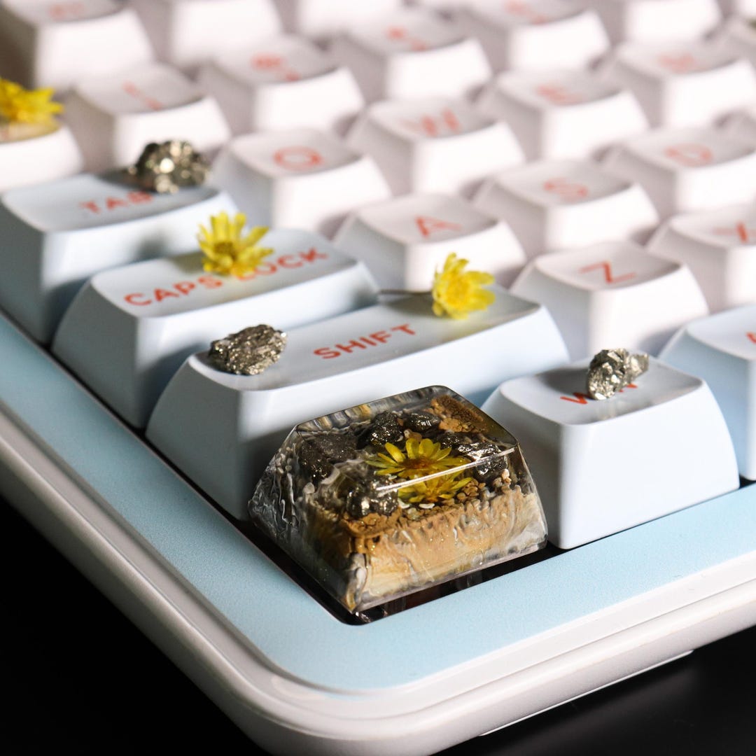 Artisan Resin CTRL Keycap, Keycap With Crystal and Flowers, Custom ...