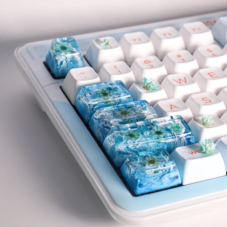Resin Artisan Keycap Set With Blue Apatite & Natural Flowers – Custom ...
