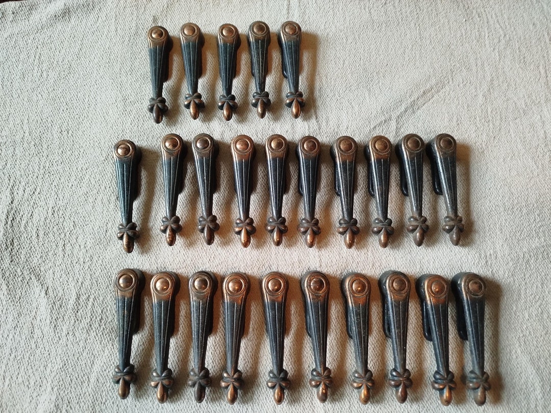 25 Vintage Alexander Stair Clips / Carpet Runner Grips. Coppered Cast ...