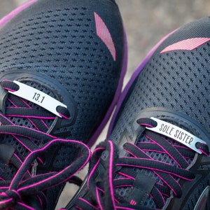 Personalized Running Shoe Tags, Engraved Marathon Shoe Charms - Etsy