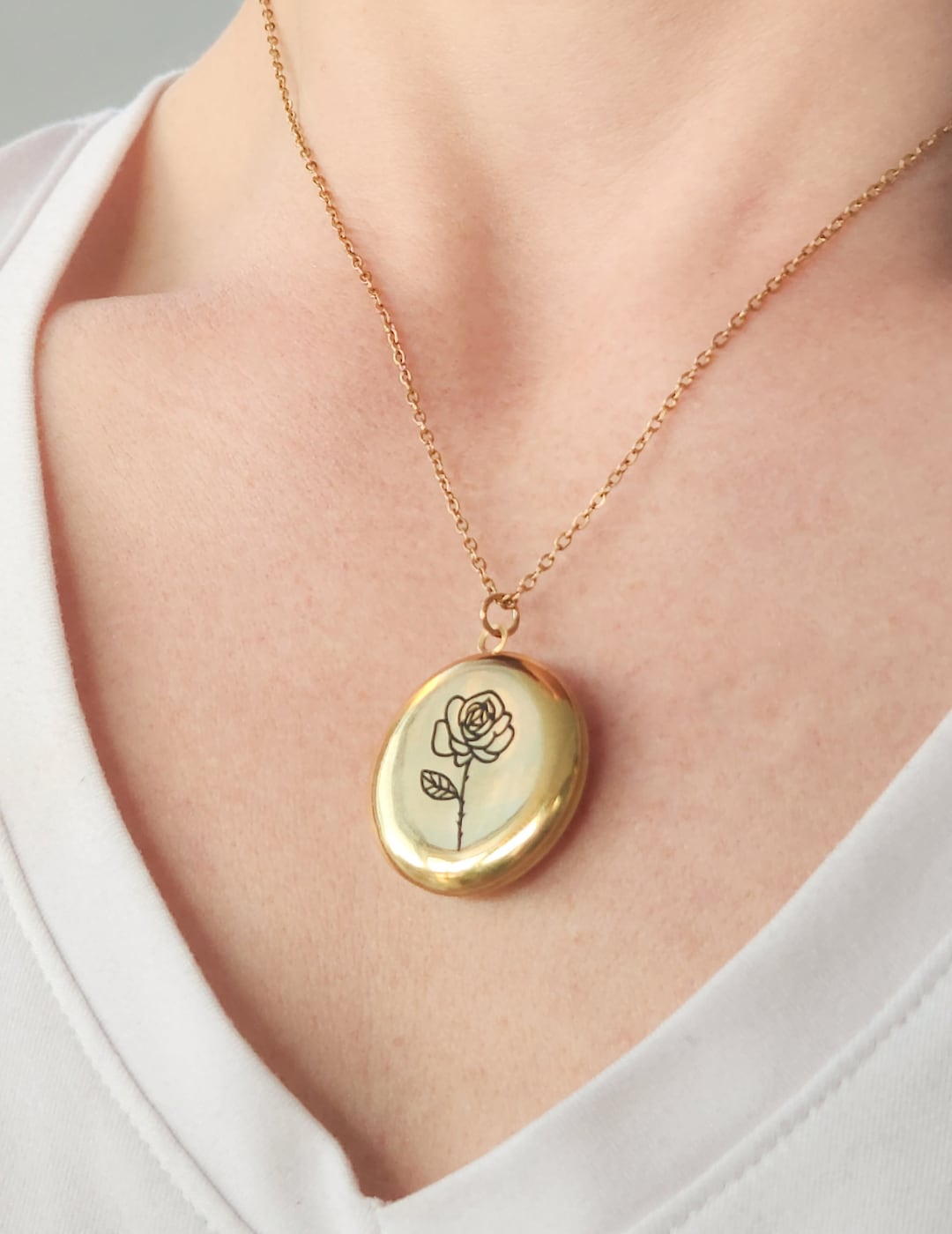 Gold Locket Custom Mom Necklace Mothers Day Gift Laser Engraved Round ...