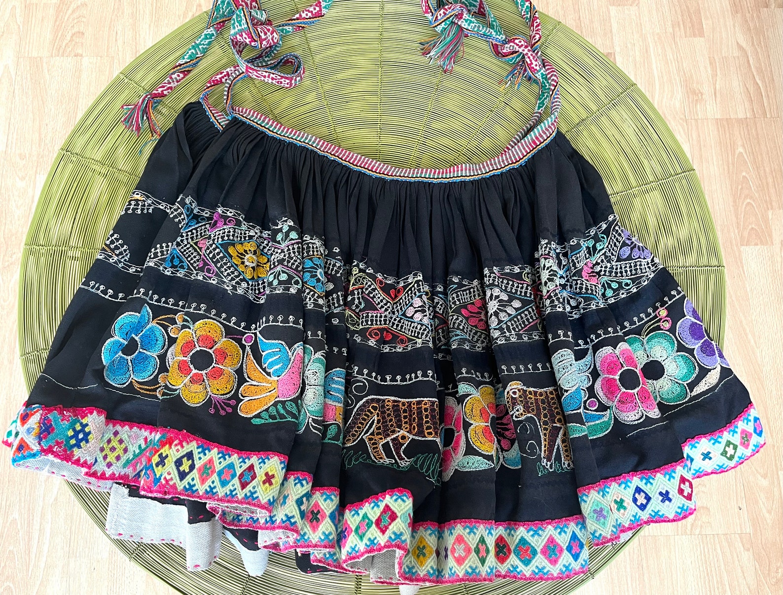 Vintage Peruvian Embroidered Festival Wool Skirt Above the Knee Length ...