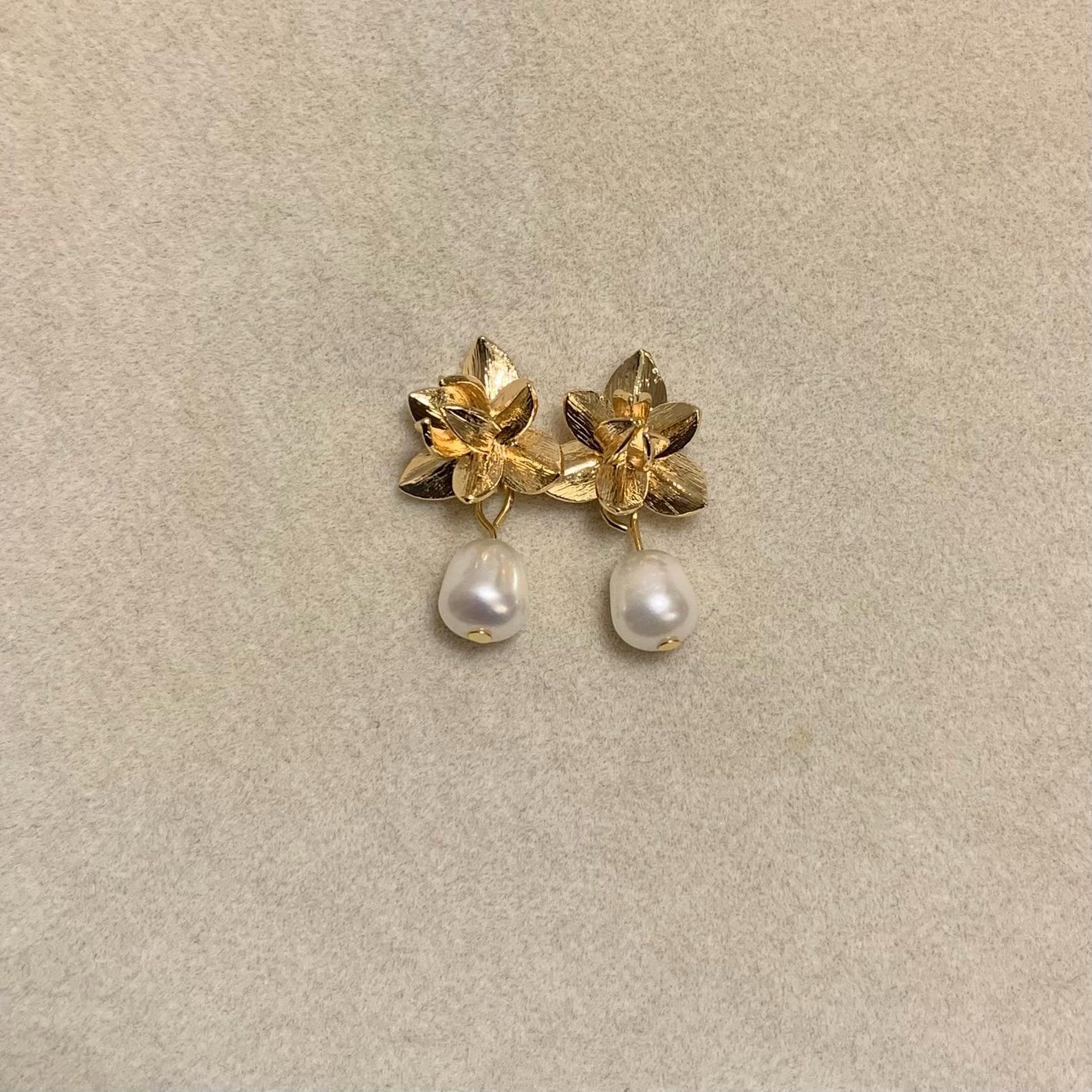 Gold Magnolia Flower With Freshwater Pearl Dangle Earrings - Etsy