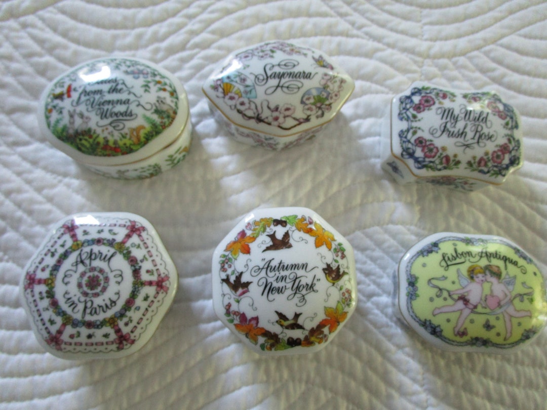 Franklin Porcelain Music Trinket Box: Lisbon Antiqua, Autumn in New ...