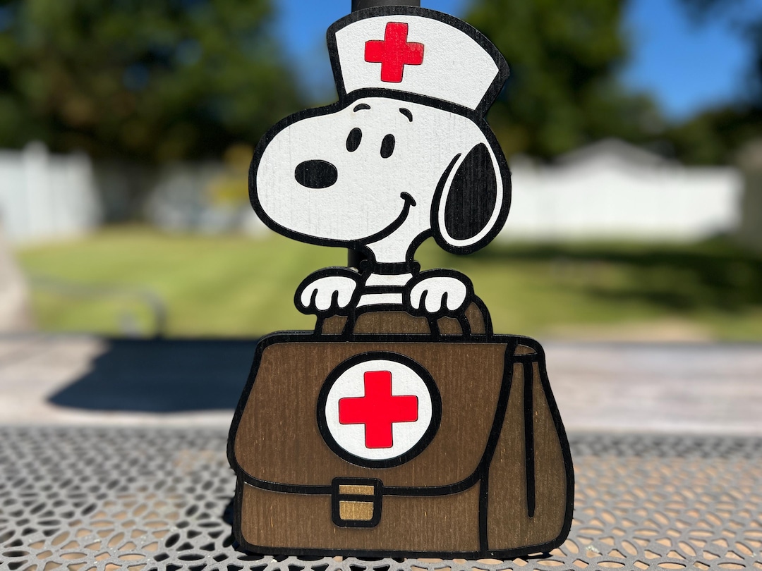 SNOOPY DOCTOR Hand-painted Wooden Decor With Magnetic Back: Peanuts ...