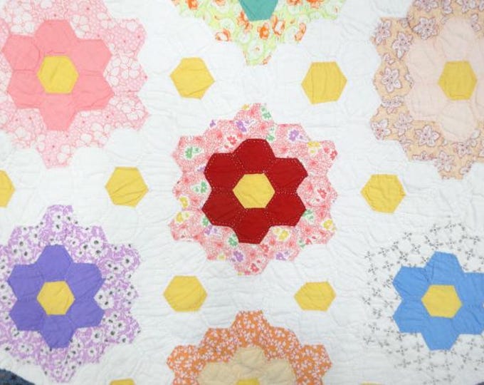 Pretty Posies Pastel Fabric Prints Patchwork Vintage Large Cutter Quilt Piece 30" by 25 ...