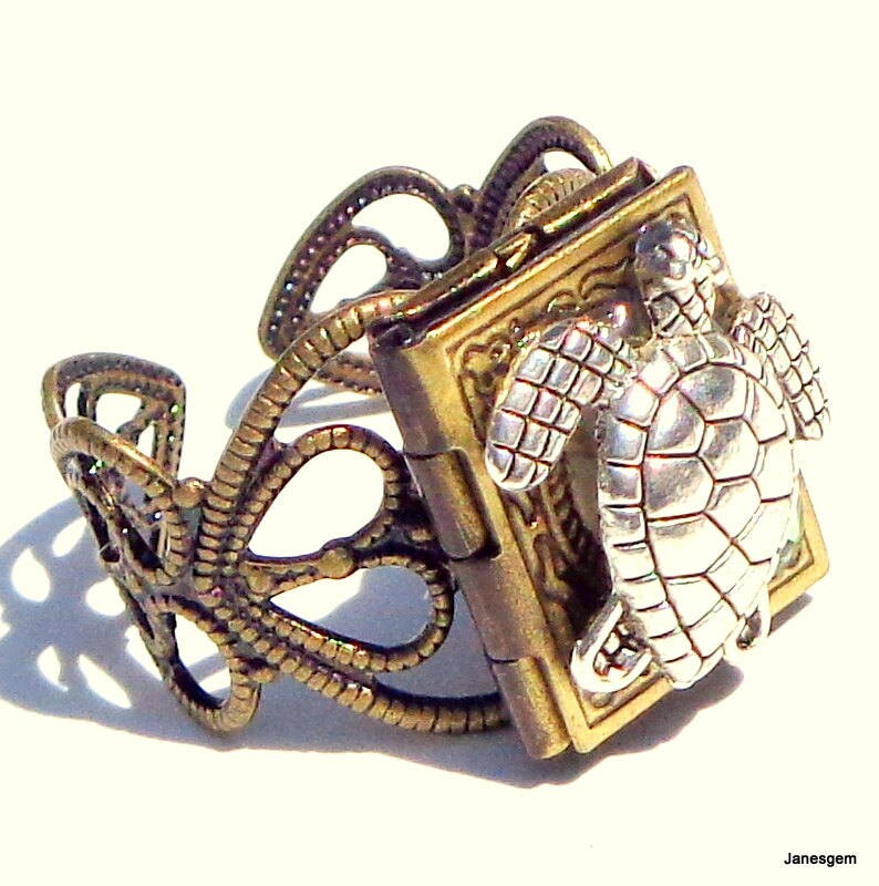 Sea Turtle Ring, Locket Ring, Turtle Ring, Turtle Locket, Peridot ...